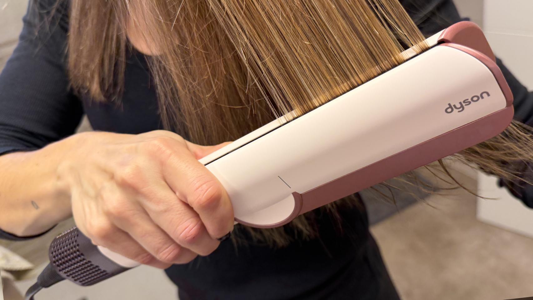 Cómo la Dyson AirStrait se ha convertido en el gran objeto de deseo del ...