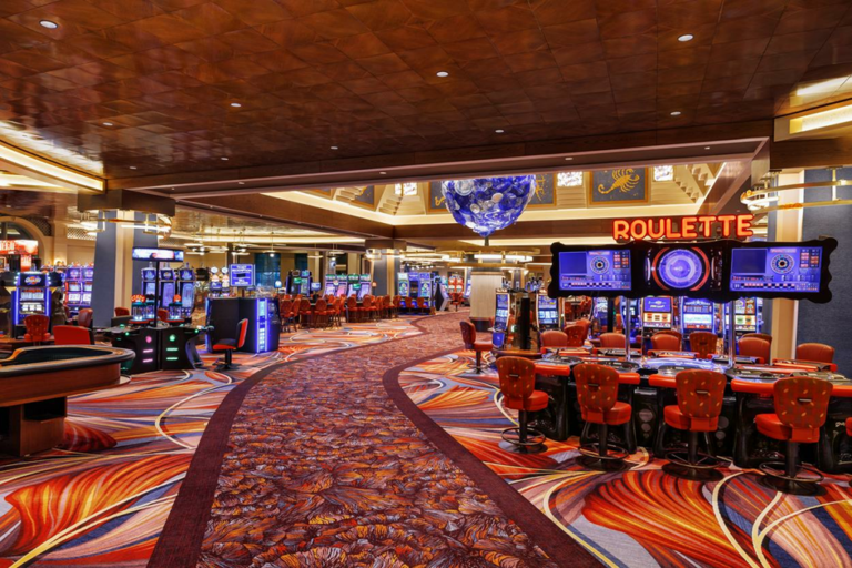 Lady luck at Atlantis: Vegas style fun at the beach!