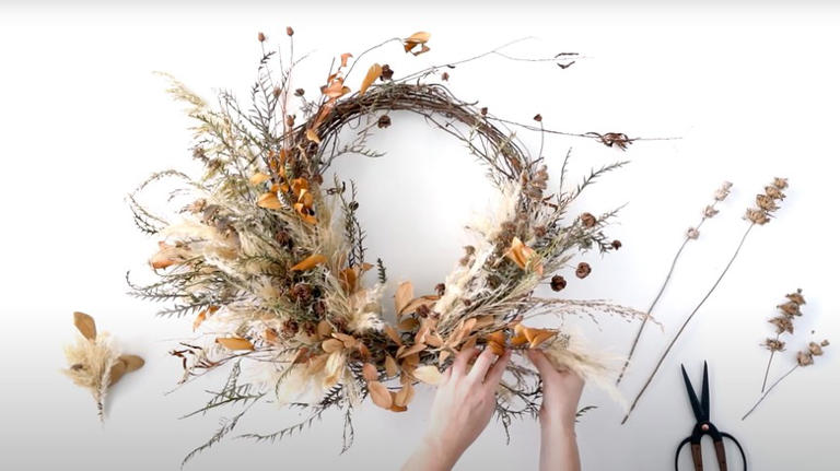 How To DIY A Magnolia Home Inspired Dried Floral Wreath
