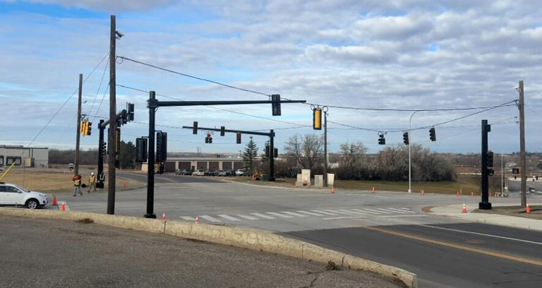 Permanent traffic lights installed on 16th St, 11th Ave in Minot