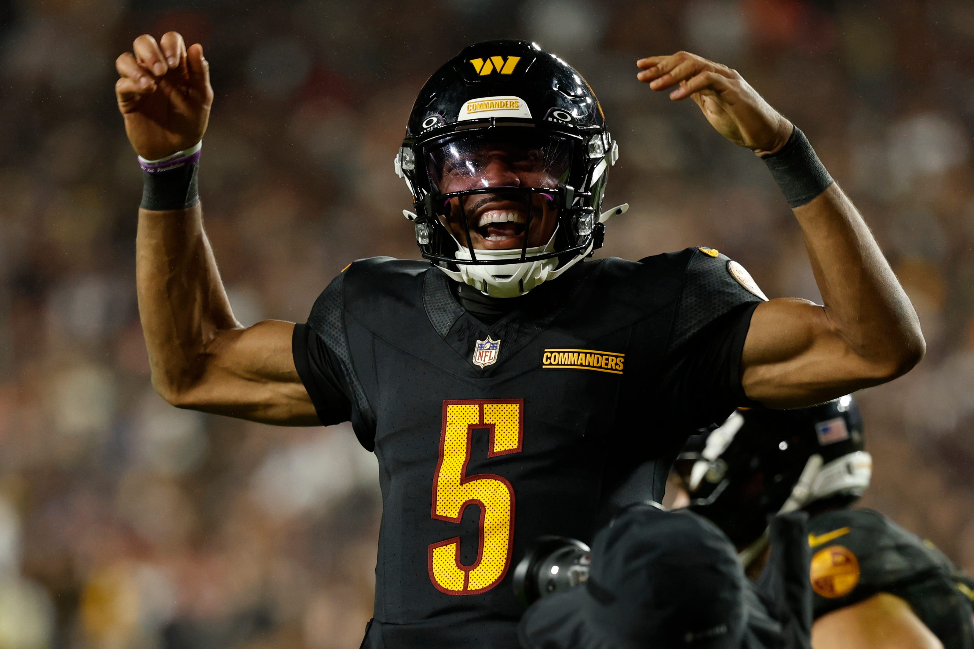 NFL insiders provide Jayden Daniels updates ahead of 'SNF' vs. Broncos