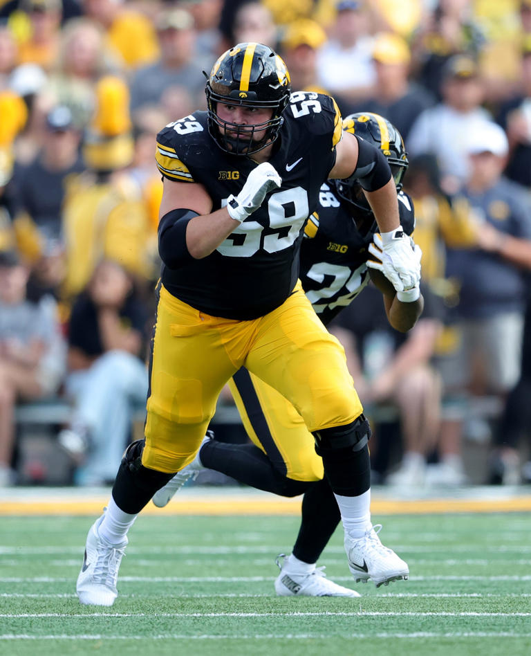 Iowa Hawkeyes offensive lineman grades out as top in college football