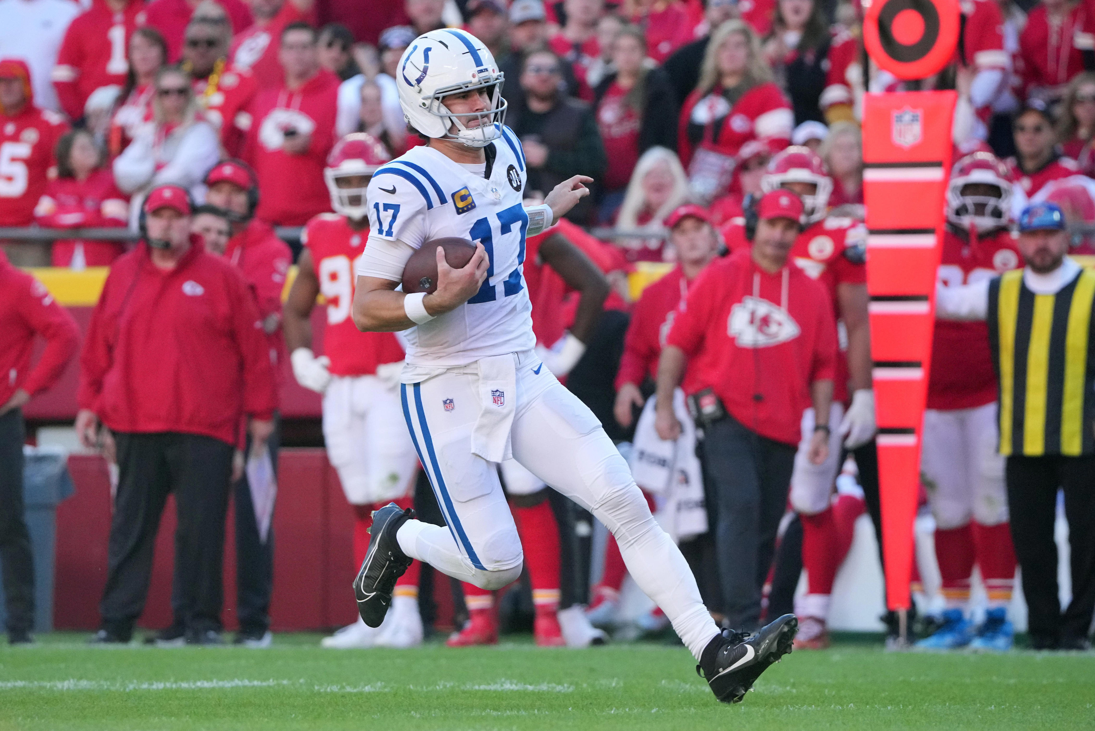 Daniel Jones playing on broken leg, still expected to start vs. Texans