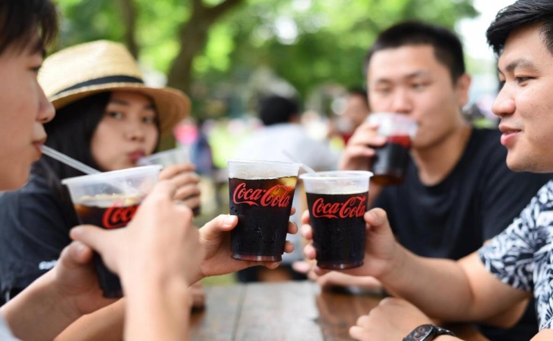 Is Diet Coke the Millennial Cigarette? What Science Says About This ...