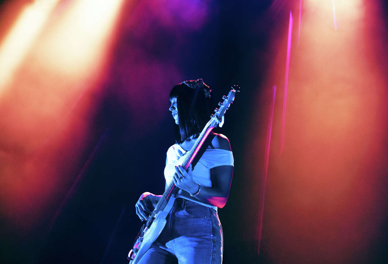 The ultimate millennial 'vibes' band sells out 2 intimate San Francisco ...