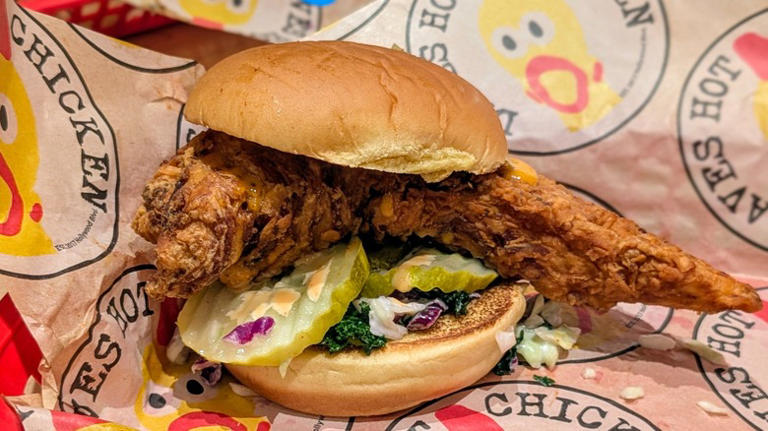 8 Dave's Hot Chicken Menu Items To Order And 6 To Skip Completely