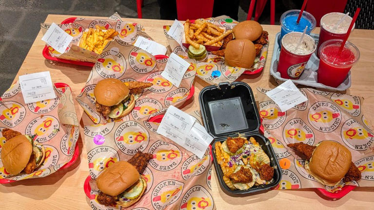8 Dave's Hot Chicken Menu Items To Order And 6 To Skip Completely