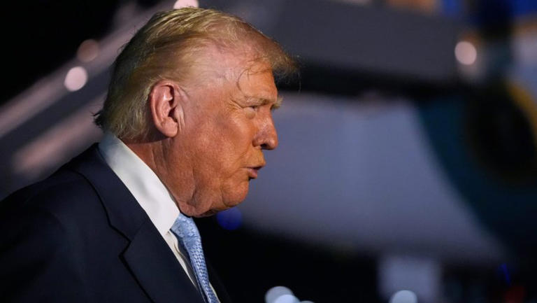 Trump signs order allowing foreign terrorist designation for Muslim ...