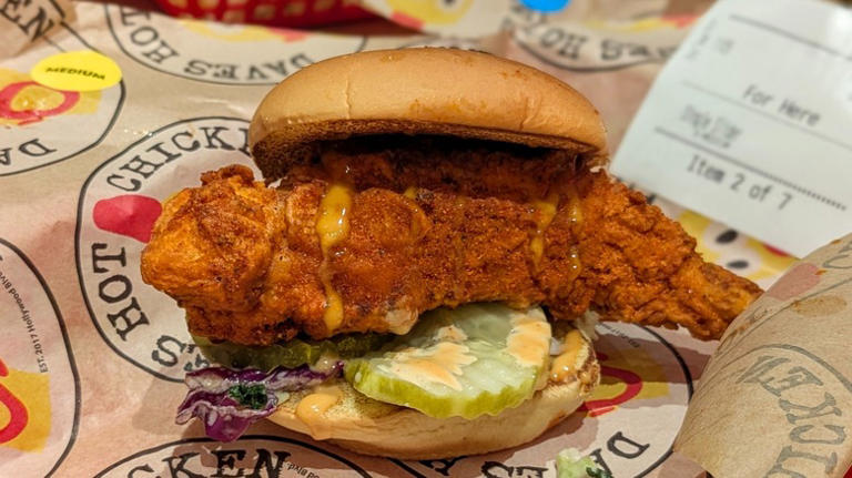 8 Dave's Hot Chicken Menu Items To Order And 6 To Skip Completely