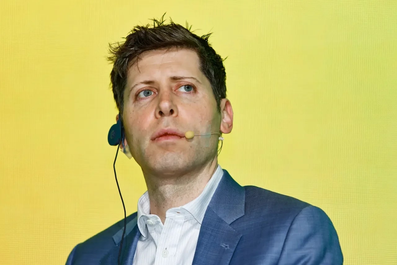 Sam Altman Eyes ‘iPhone Moment’ With OpenAI’s Forthcoming AI Device ...