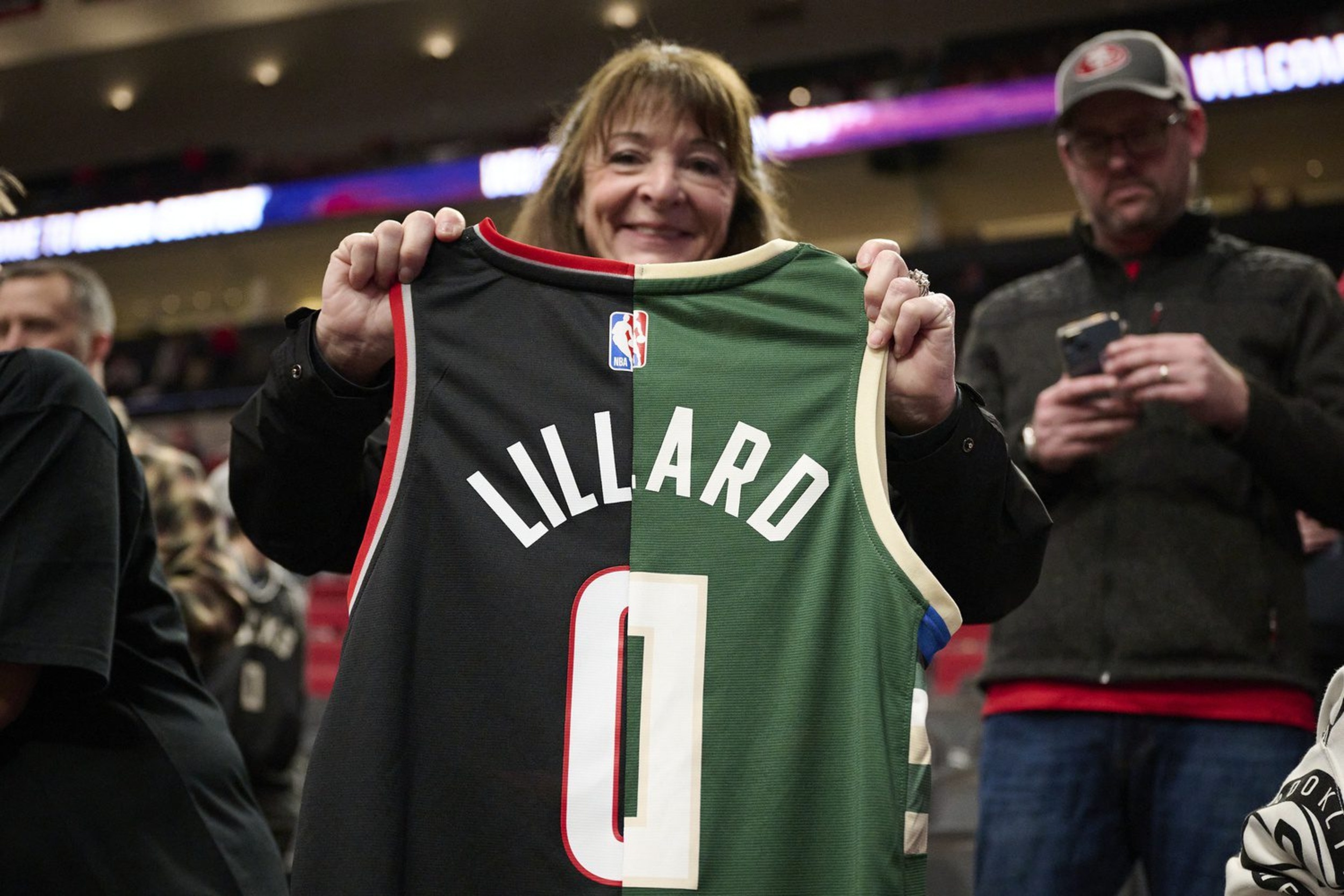 Bucks welcome Damian Lillard back with heartfelt message before Blazers ...