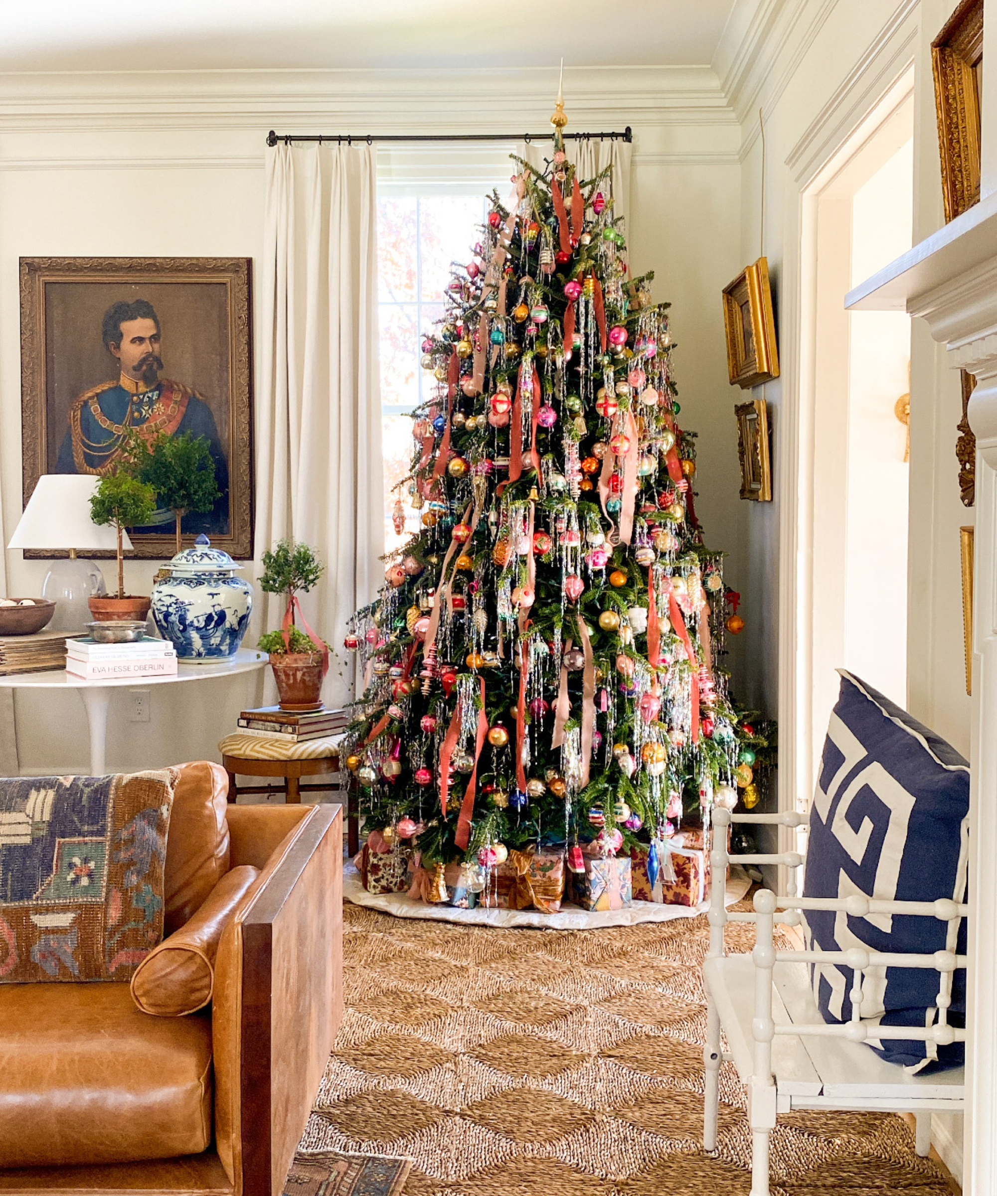 Tinsel? In 2025? This Retro Christmas Decor Detail Is Back, and We Know ...