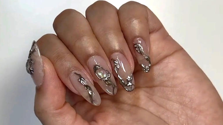 This manicure style could dominate the 2026 trend.