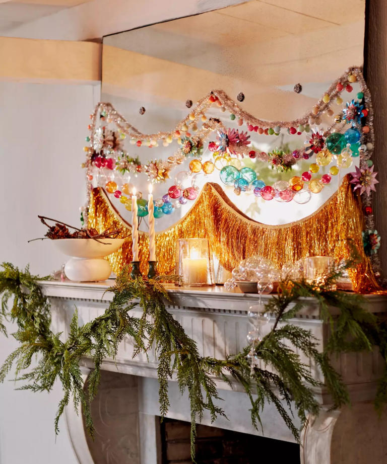 Tinsel? In 2025? This Retro Christmas Decor Detail Is Back, and We Know ...