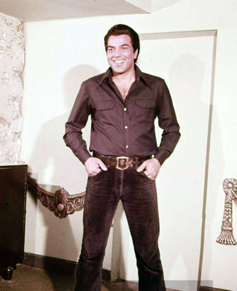 Bollywood's He-Man Dharmendra's Top 10 Most Stylish Looks