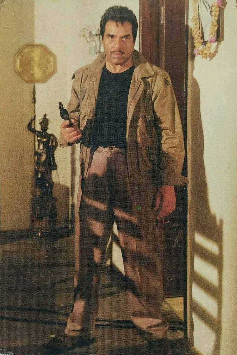 Bollywood's He-Man Dharmendra's Top 10 Most Stylish Looks