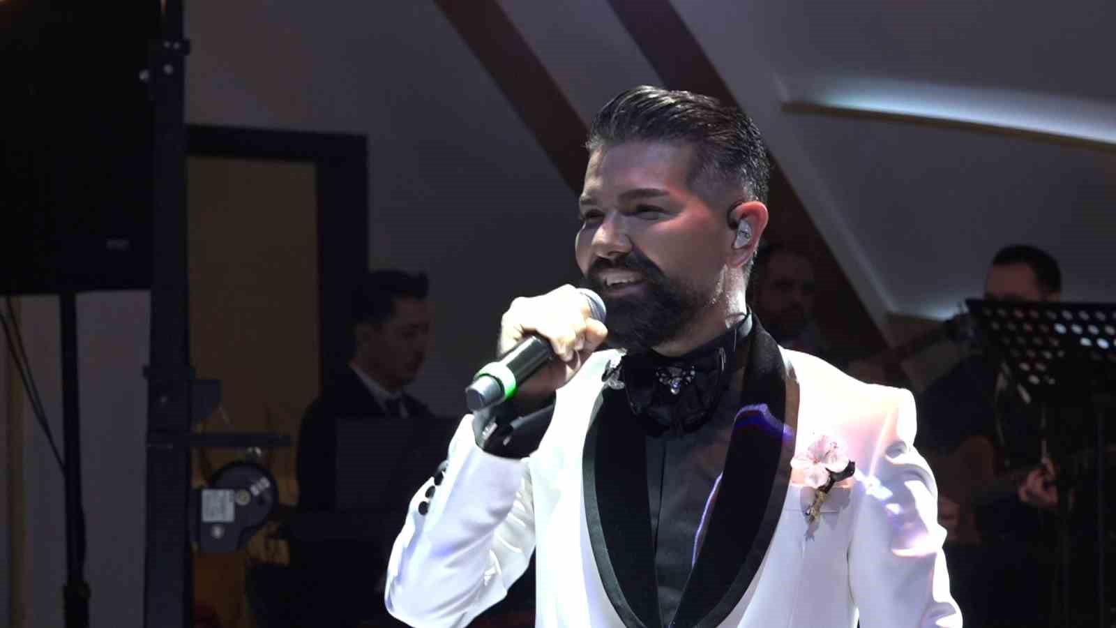 Mehmet Çevik’ten Öğretmenler Günü’nde 600 öğretmene unutulmaz konser