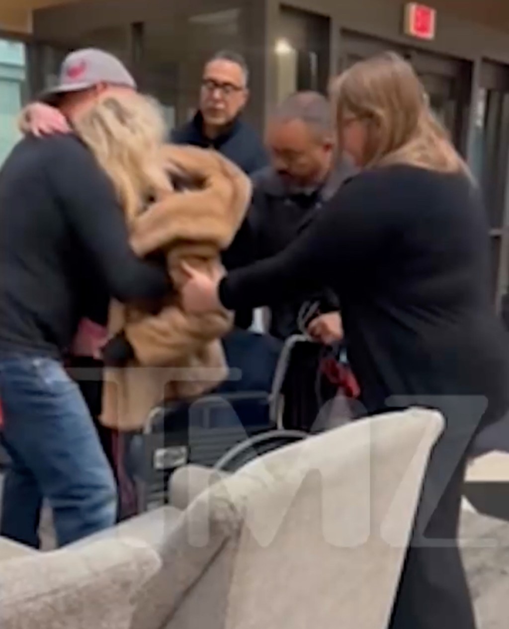 Tara Reid claims she was drugged at Chicago hotel bar, wheeled out on ...