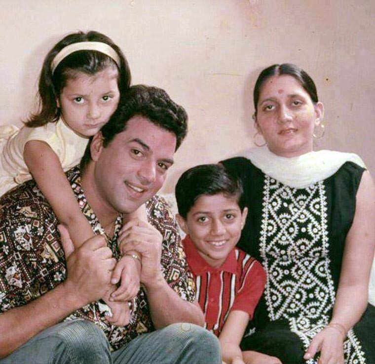 Bollywood's Gentleman Dharmendra's Life In 8 Beautiful Moments