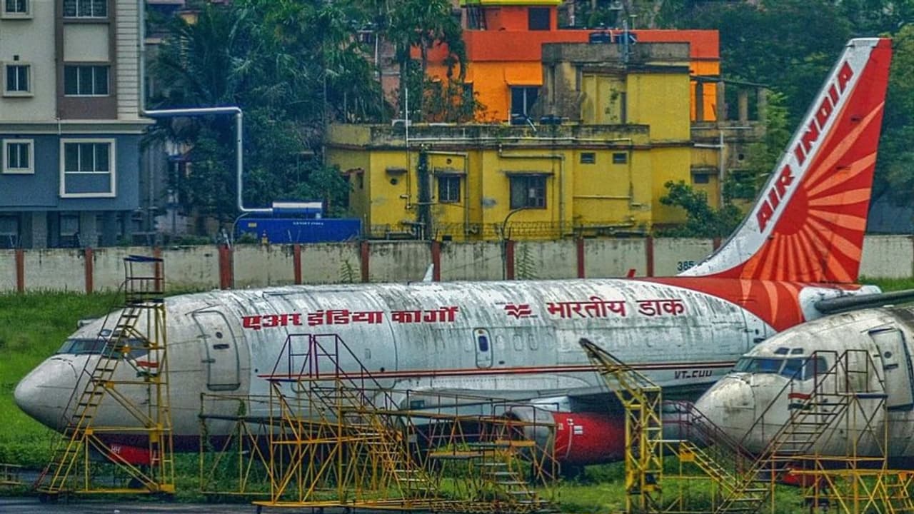After 13 Years, Air India Discovers 43-Year-Old Boeing 737 It Didn’t ...