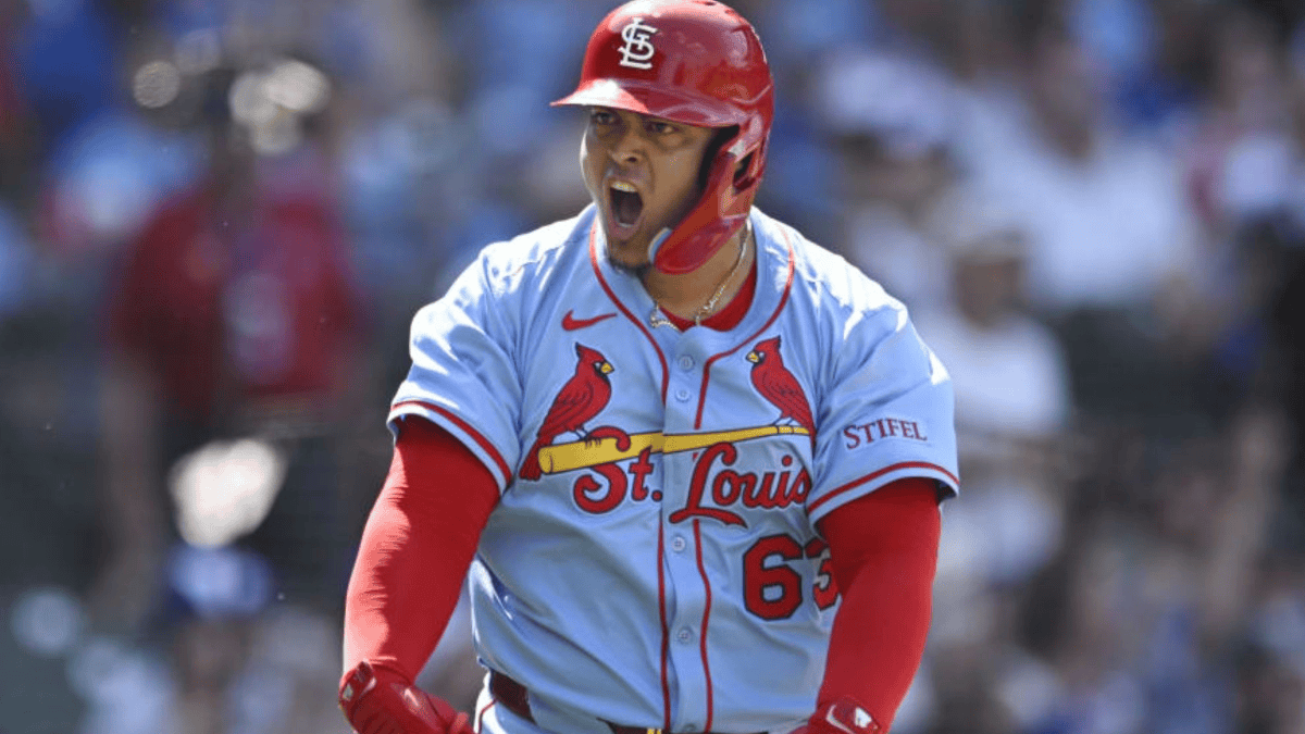 MLB: Cardinals Bet on Venezuelan Catcher, Offer New Contract for 2026