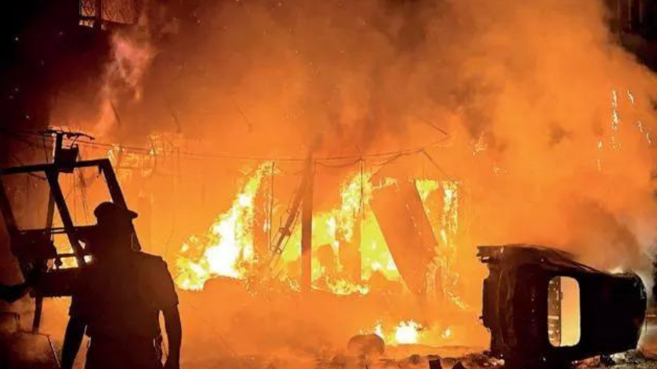 Hyderabad fire: CNG car crashes into electronics showroom, triggers ...