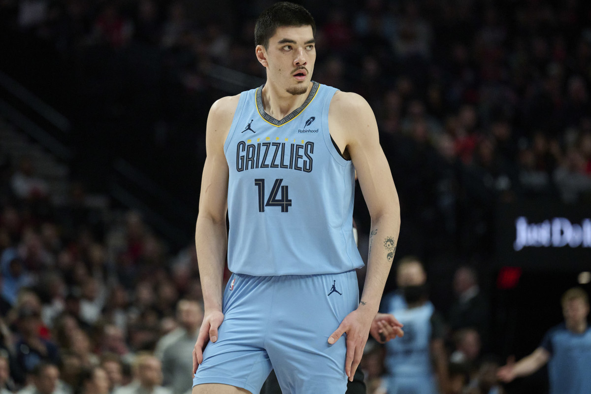 Grizzlies Announce Zach Edey News After Leaving Nuggets Game