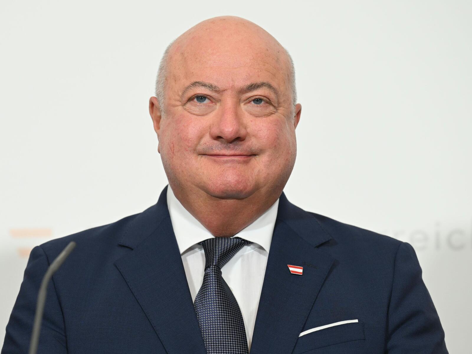 Kanzler Stocker nach Operation ab Mittwoch wieder im Büro