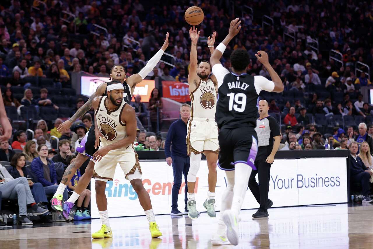 Warriors, Steph Curry start slow then find their stride to blow out Utah