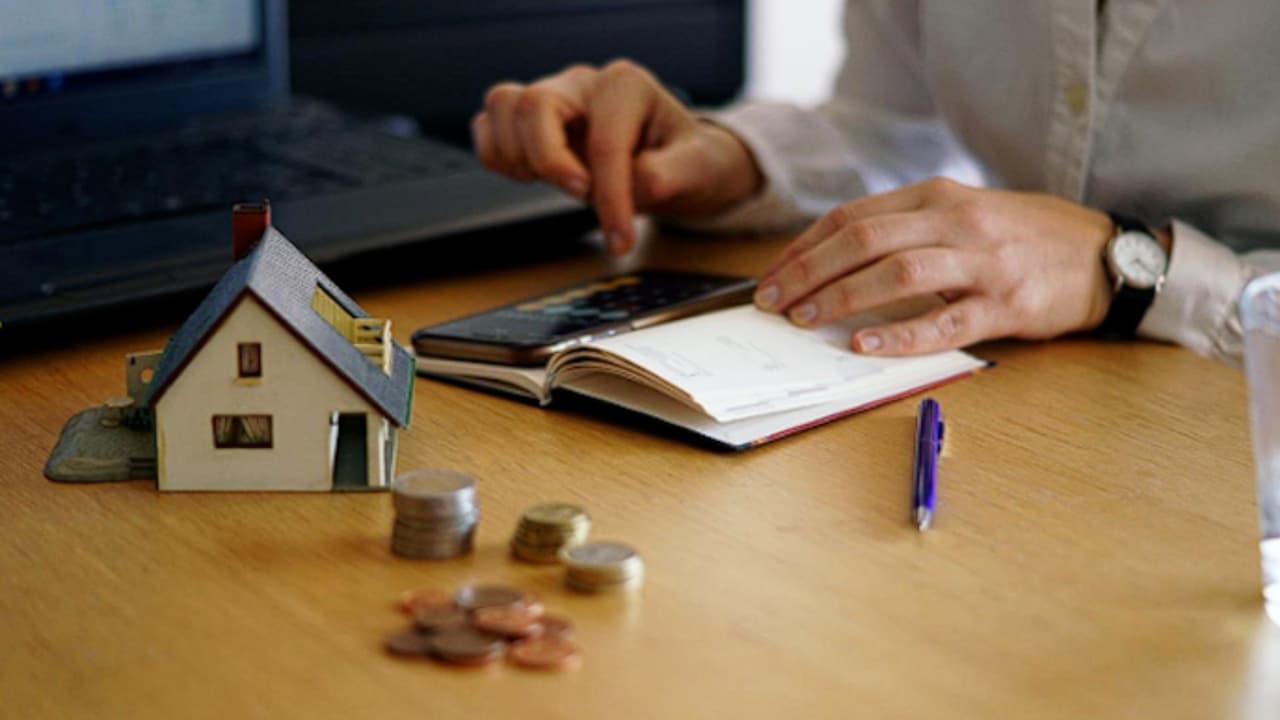Want a lower EMI? Do these 2 things after the repo rate decision