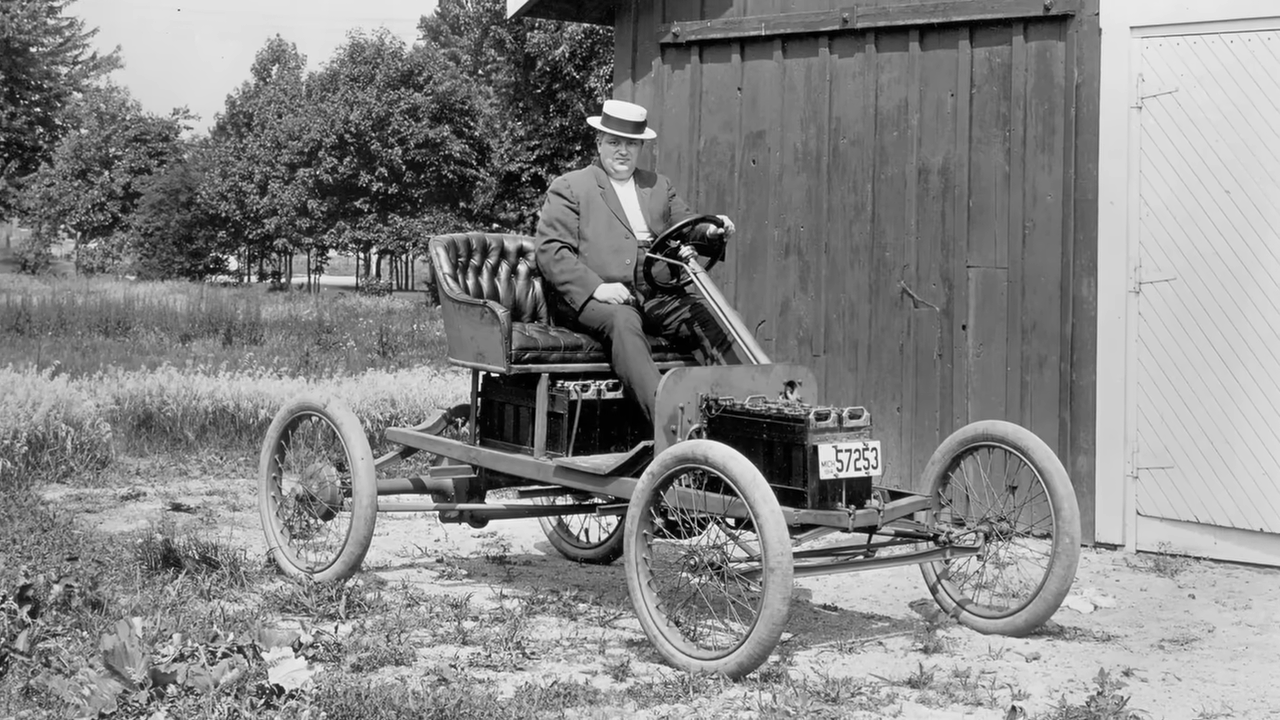 Why Electric Cars Were Huge in the 1900s and Then Collapsed