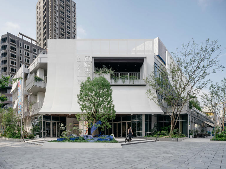 Linehouse adds translucent sloping facade to Shanghai food market