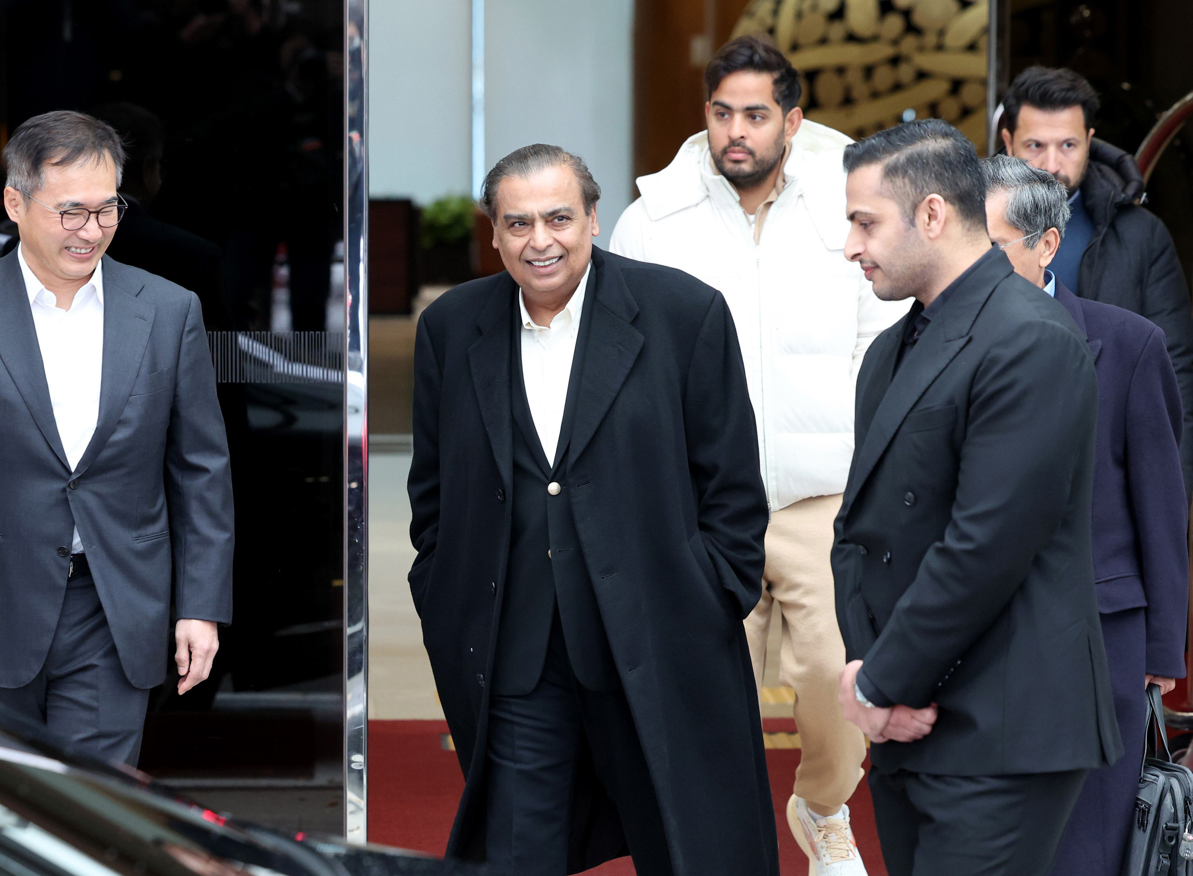 Samsung's Lee, Ambani Discuss Expanding Partnership