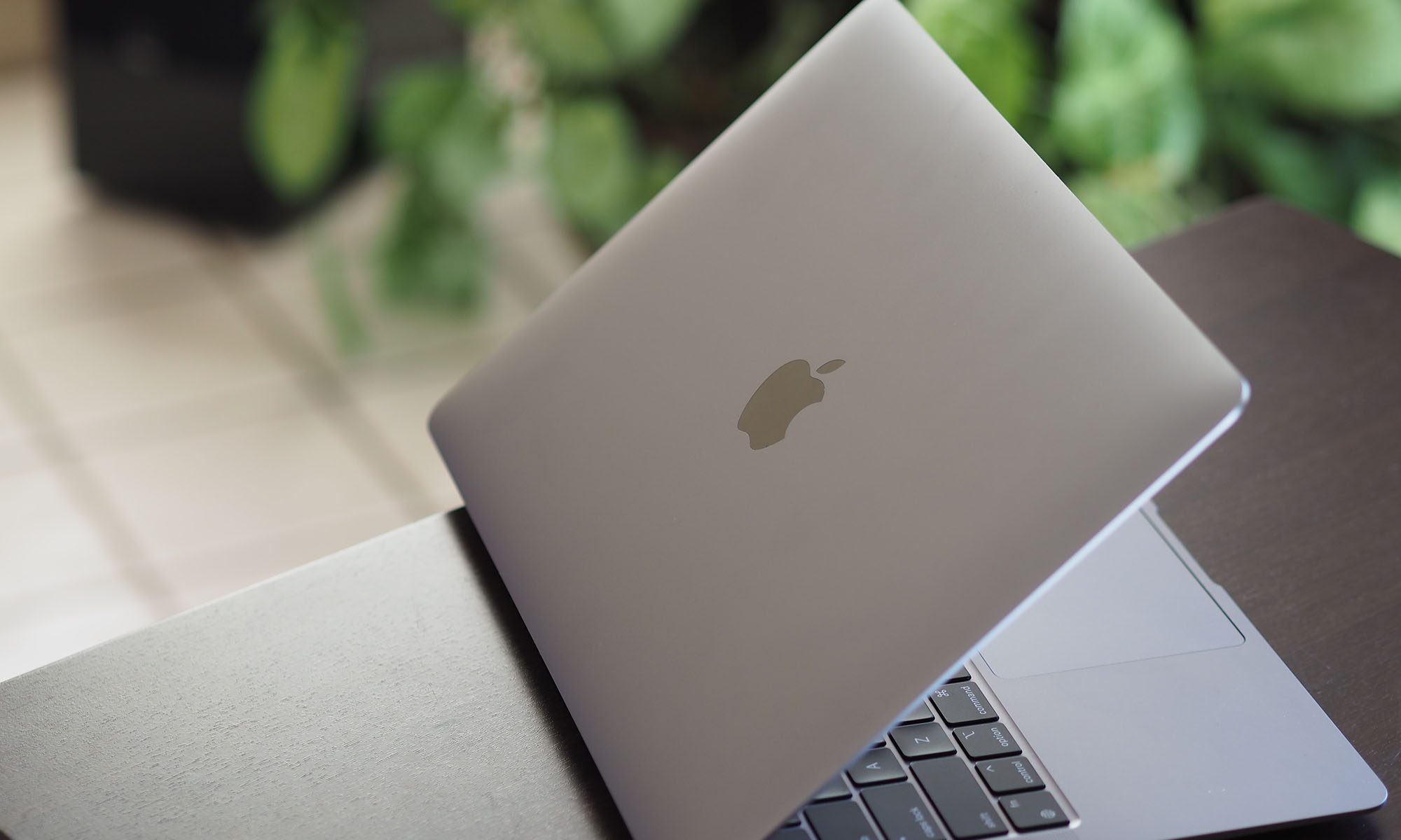 Apple’s eagerly-awaited low-cost MacBook appears ready for early 2026
