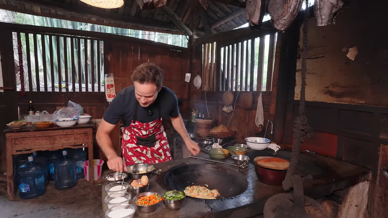 The rural Chinese kitchen delivering the best egg fried rice experience