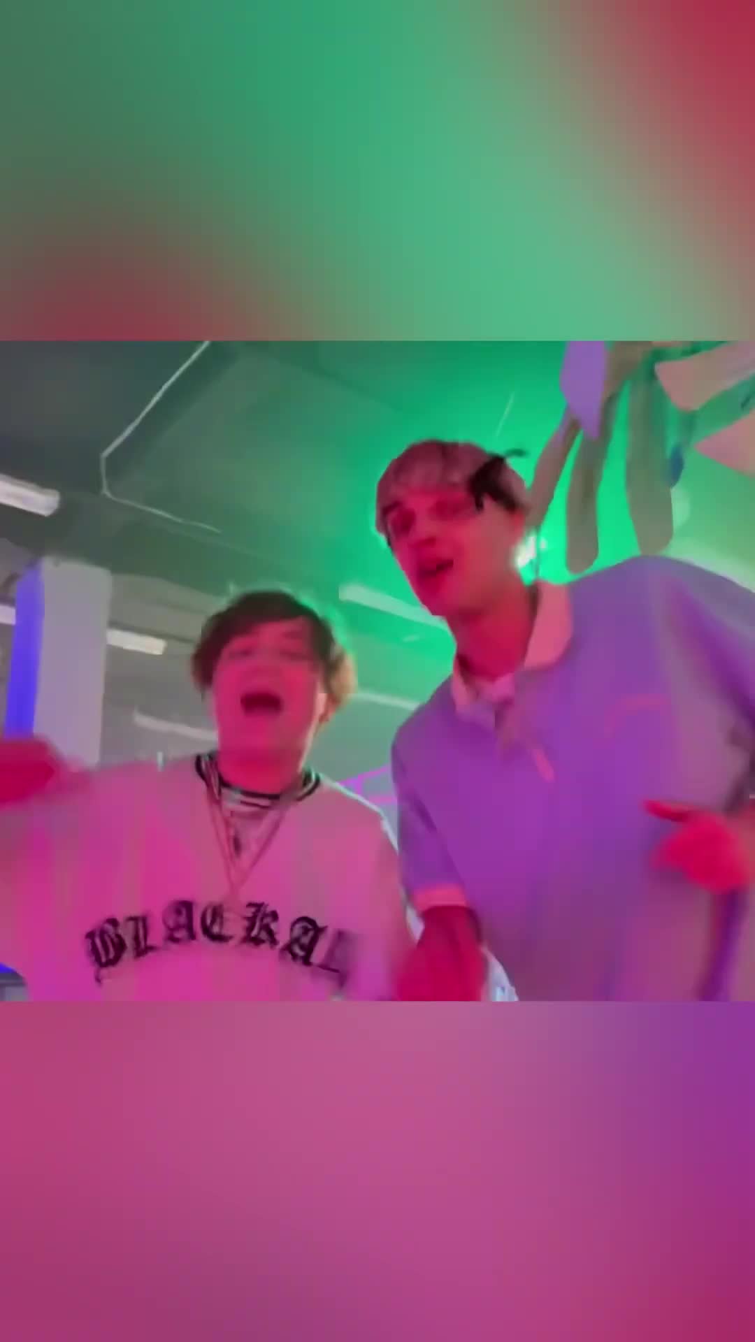 Les adolescents partagent leurs secrets #shorts #kikido #france