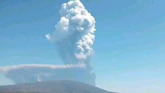Ethiopia volcano eruption LIVE: Closely monitoring volcanic ash plumes ...
