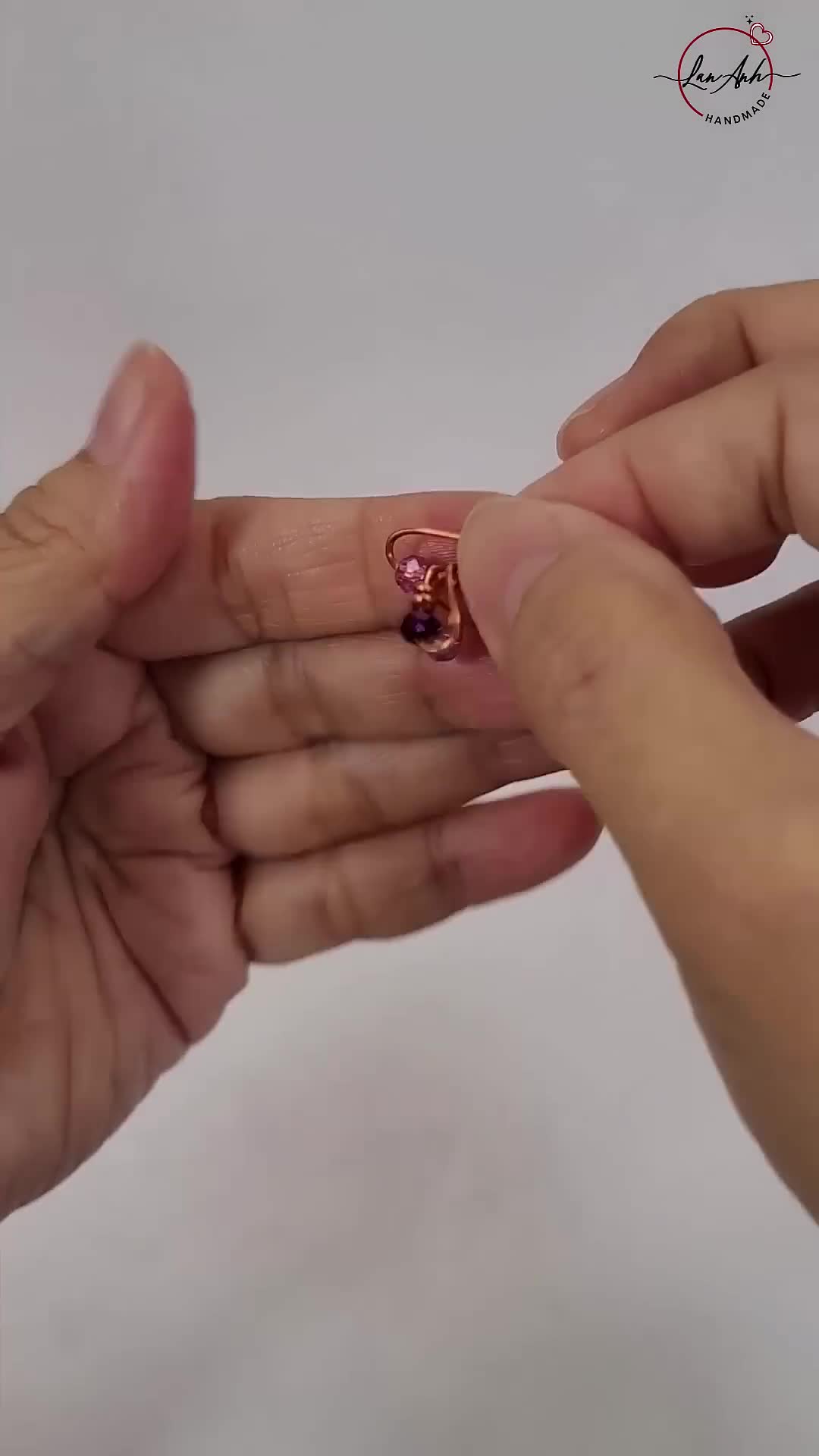 Cute and easy beaded chain bracelet for beginners #wirejewelry # ...