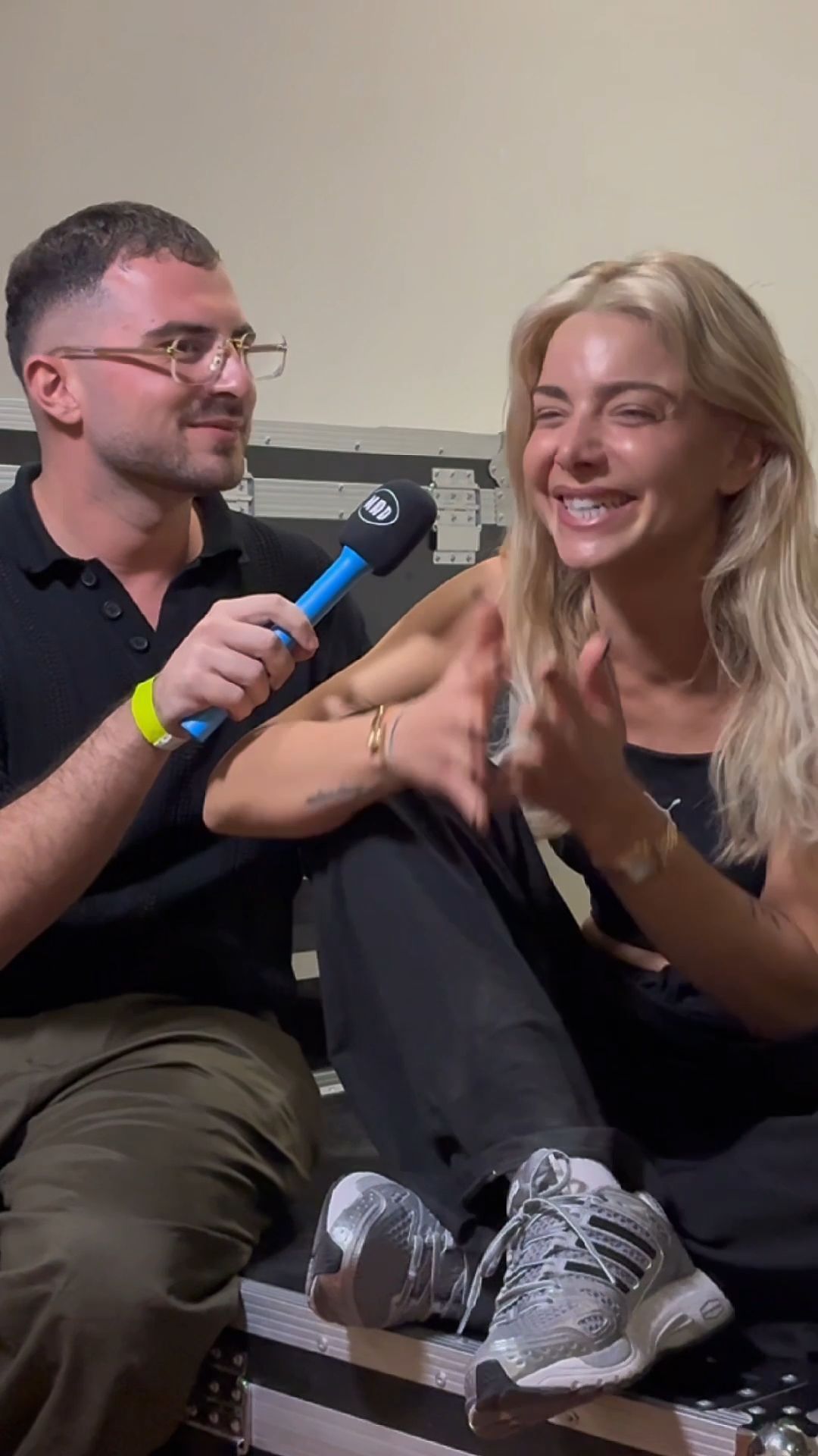 Josephine: Τι είναι ικανή να "πιάσει" με το πόδι της και άλλες ...