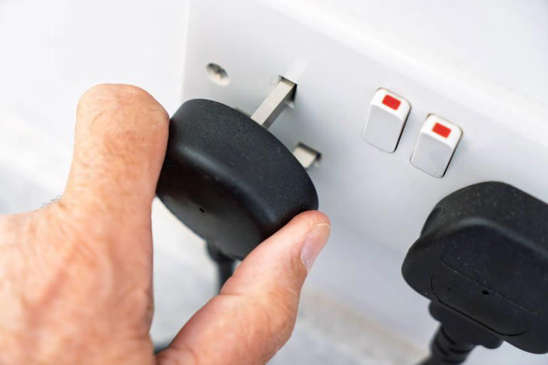 'Follow 10pm rule' as 10 devices cost £630 a year when not in use
