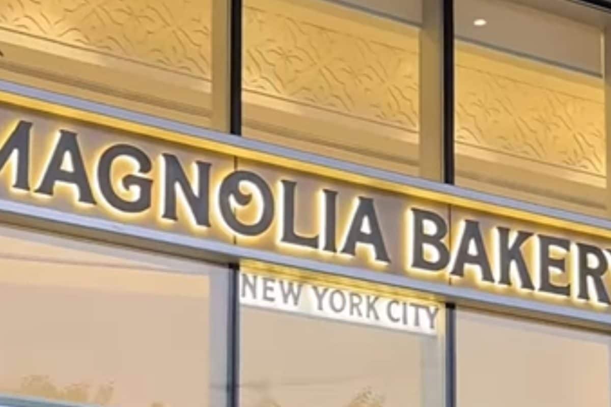 Long Queue At Magnolia Bakery In Gurugram, Internet Says ‘Yahaan Amiro ...
