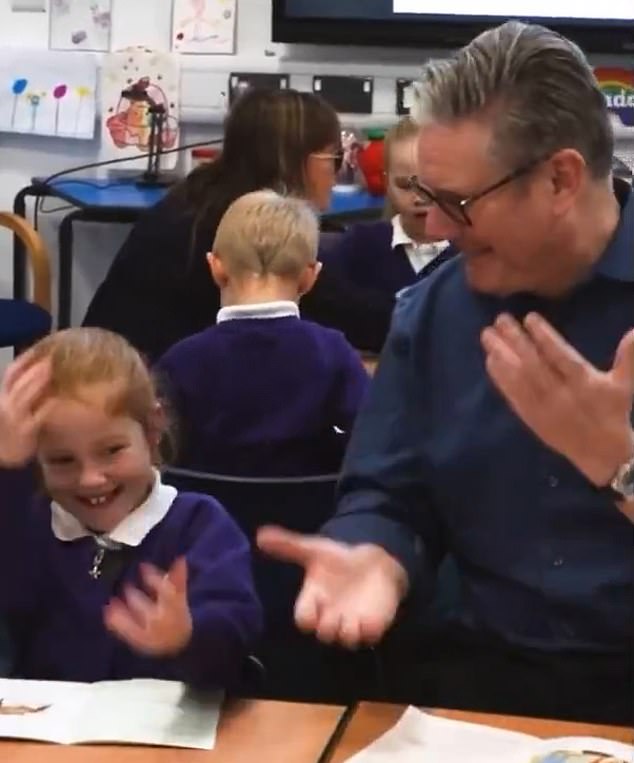 Keir Starmer's awkward apology to teacher after leading children in ...