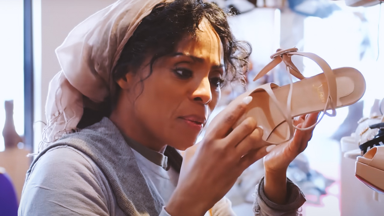 This shoe saleswoman mocks this poor woman!