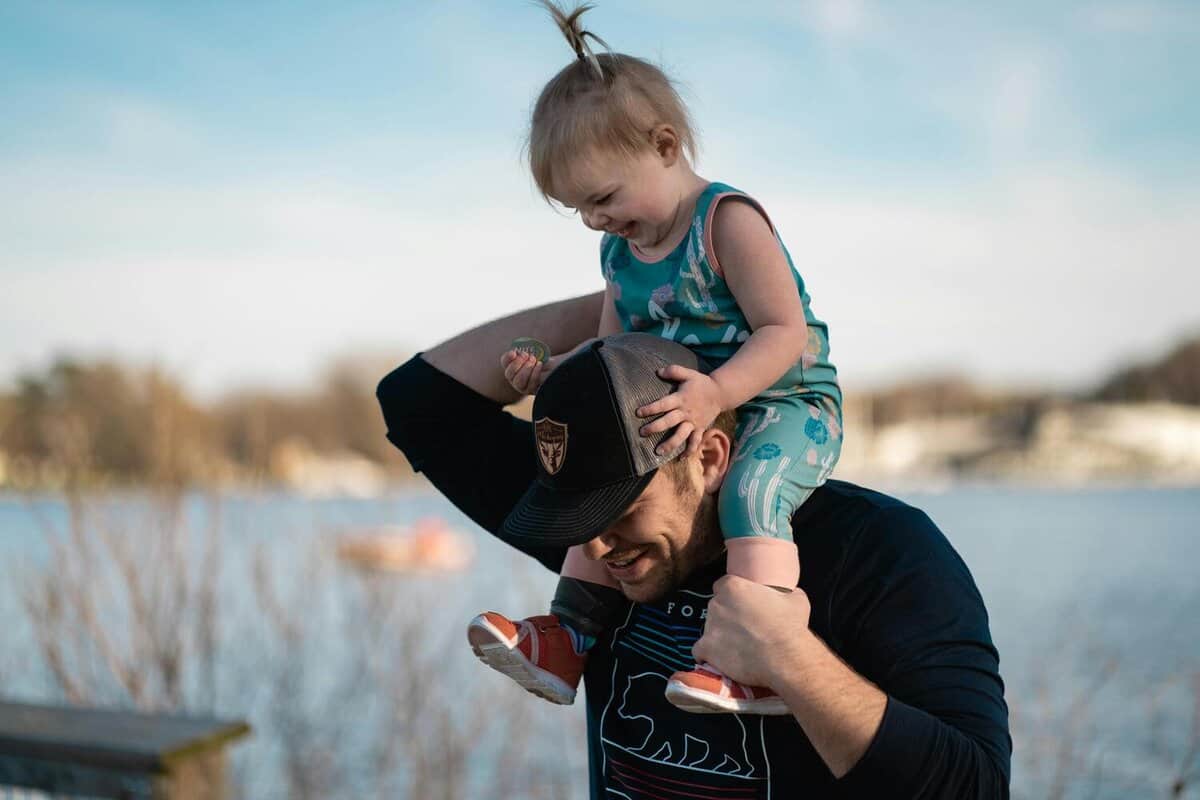 9 Life Lessons Only Dad Can Teach His Kids