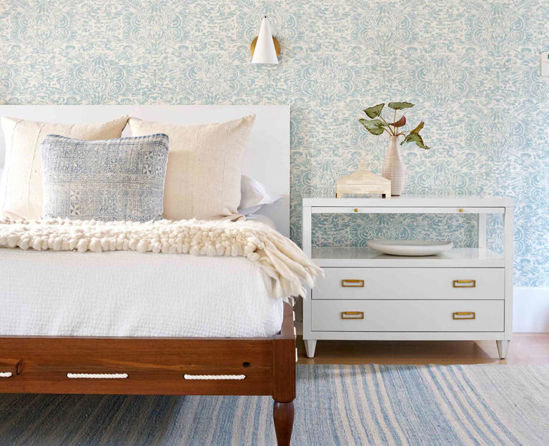 This Scandinavian bed-making method is the secret to your best night's ...