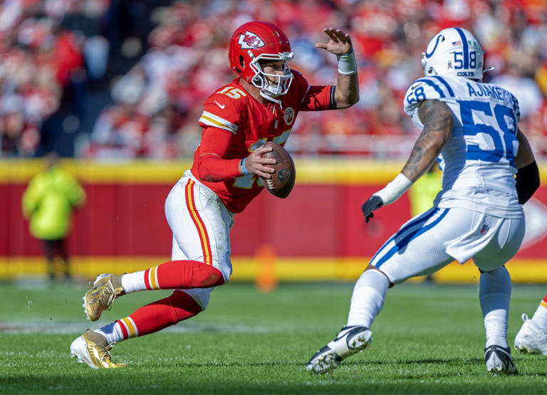 Why Chiefs-Cowboys is both a football game and NFL's greatest ...