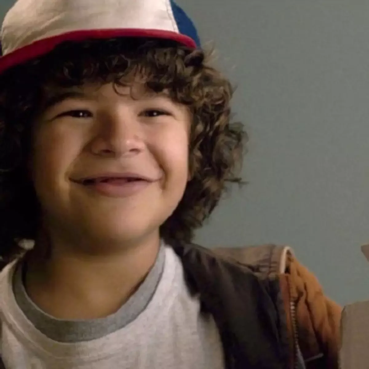 La rara condición de Gaten Matarazzo fue integrada al personaje de ...