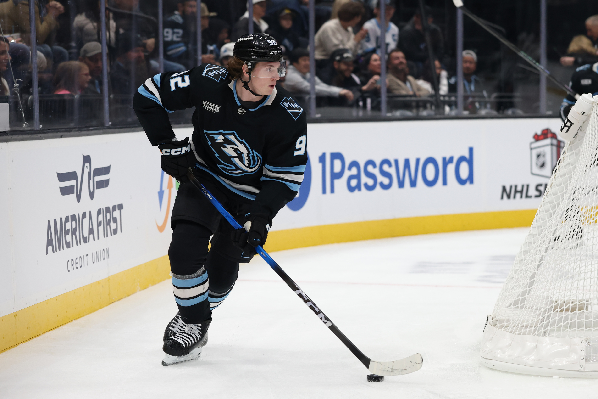Utah Mammoth Win: Cooley Scores Four in 5–1 Victory Over Golden Knights