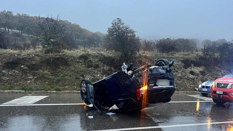 Orgosolo, auto si ribalta sulla 389: ferita una donna di Gairo