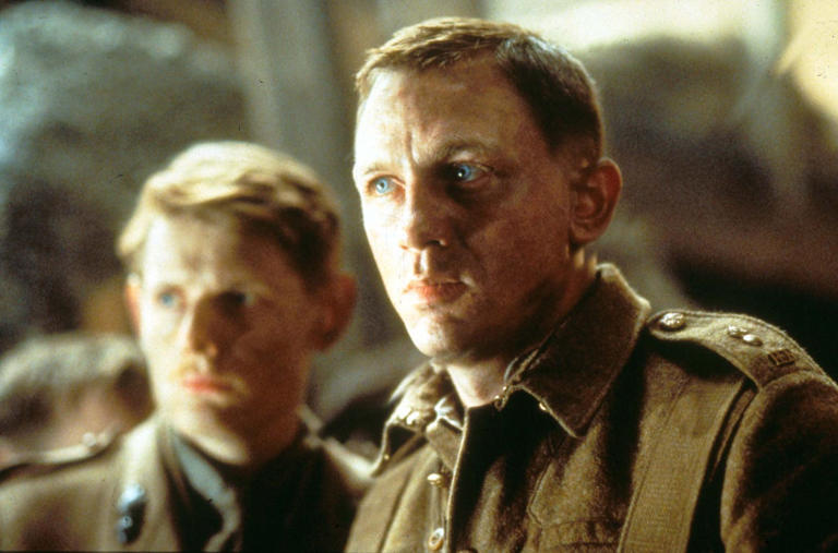 Daniel Craig and Cillian Murphy's "stirring" British drama is leaving ...